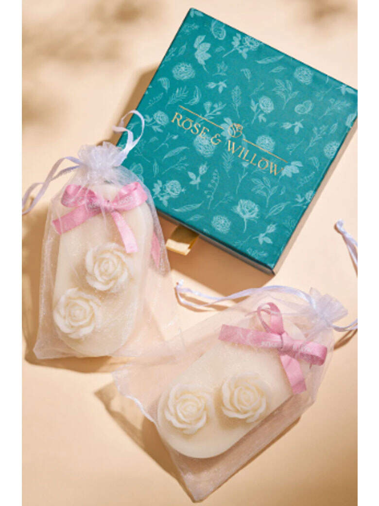 Your Ultimate Guide to Christmas Gift Ideas Decor and Festive Inspiration | Goodhomes.co.in