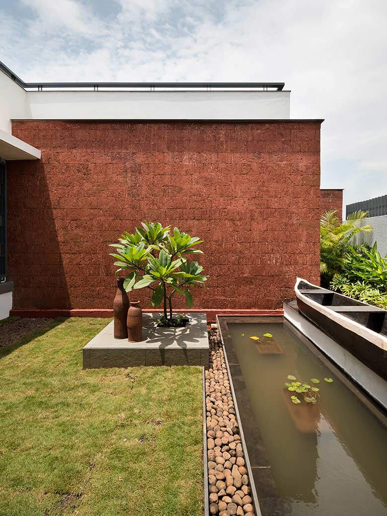 Discover How Natural Elements Weave Their Way Into This Ratnagiri House ...